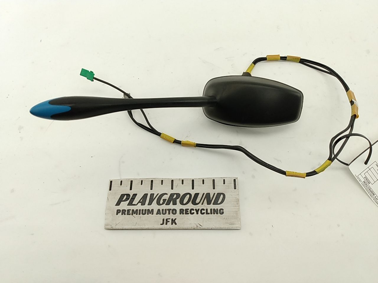 Nissan leaf antenna store